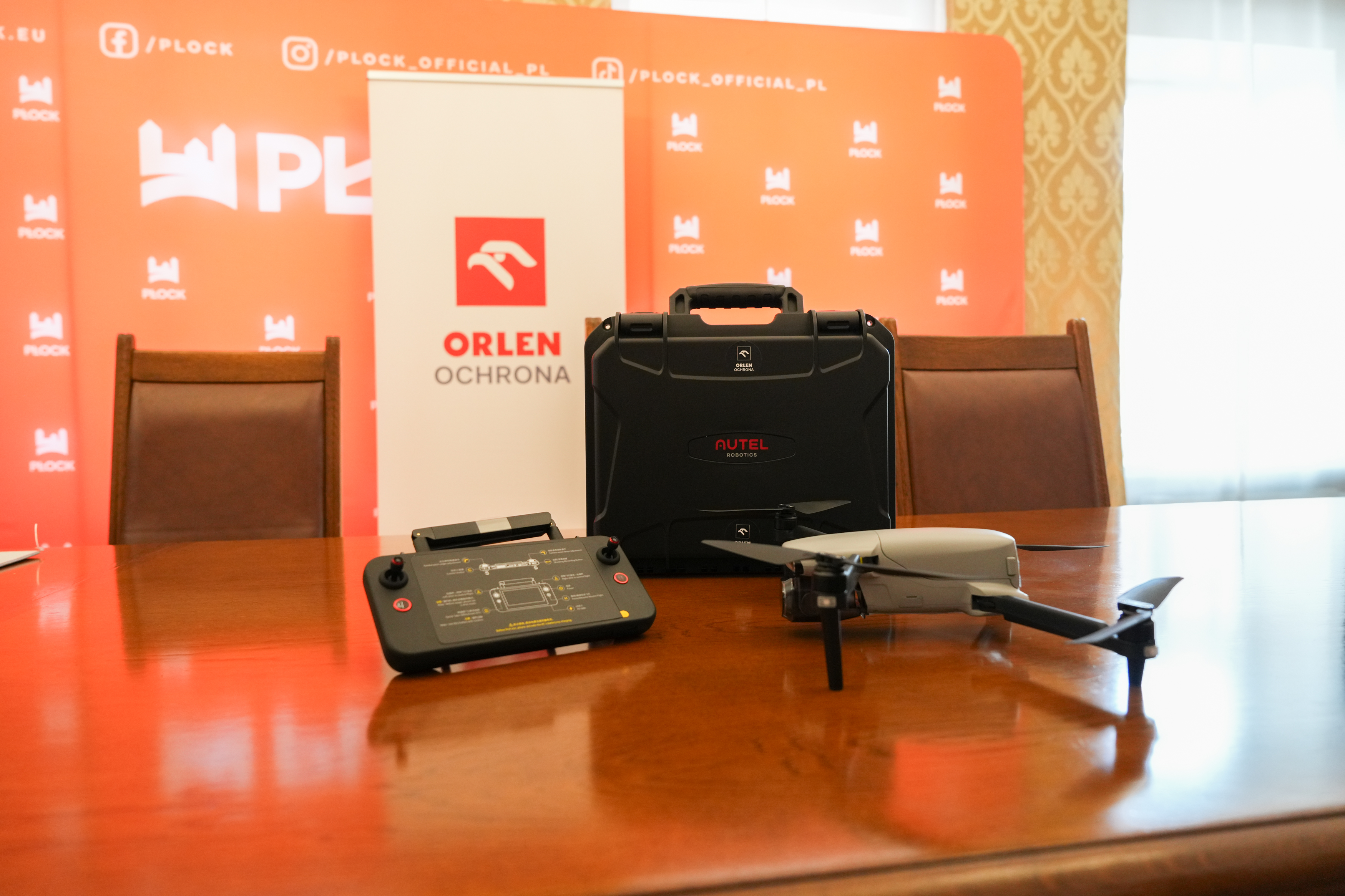 ORLEN Ochrona przekazała dron Autel Robotics Straży Miejskiej w Płocku
